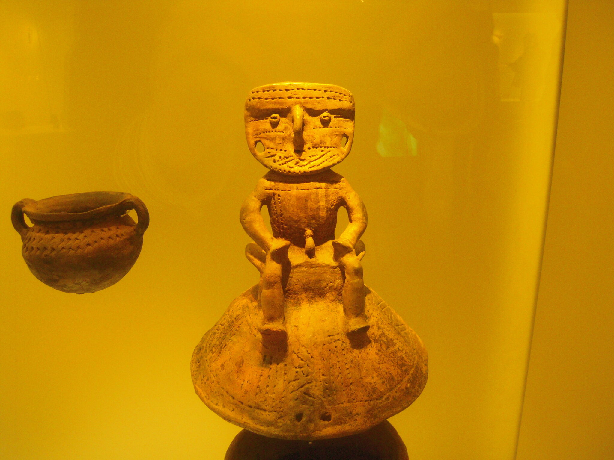 Exploring the Gold Museum in Bogota, Colombia (Museo del Oro ...